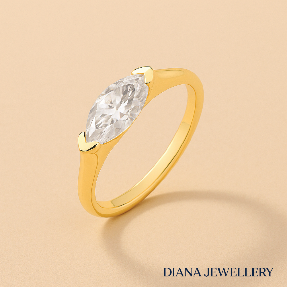 Hailey Signature Slim Ring in 18k Gold